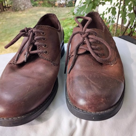 Clarks | Shoes | Clarks Distressed Classic Brown Buck Oxford Size Men ...